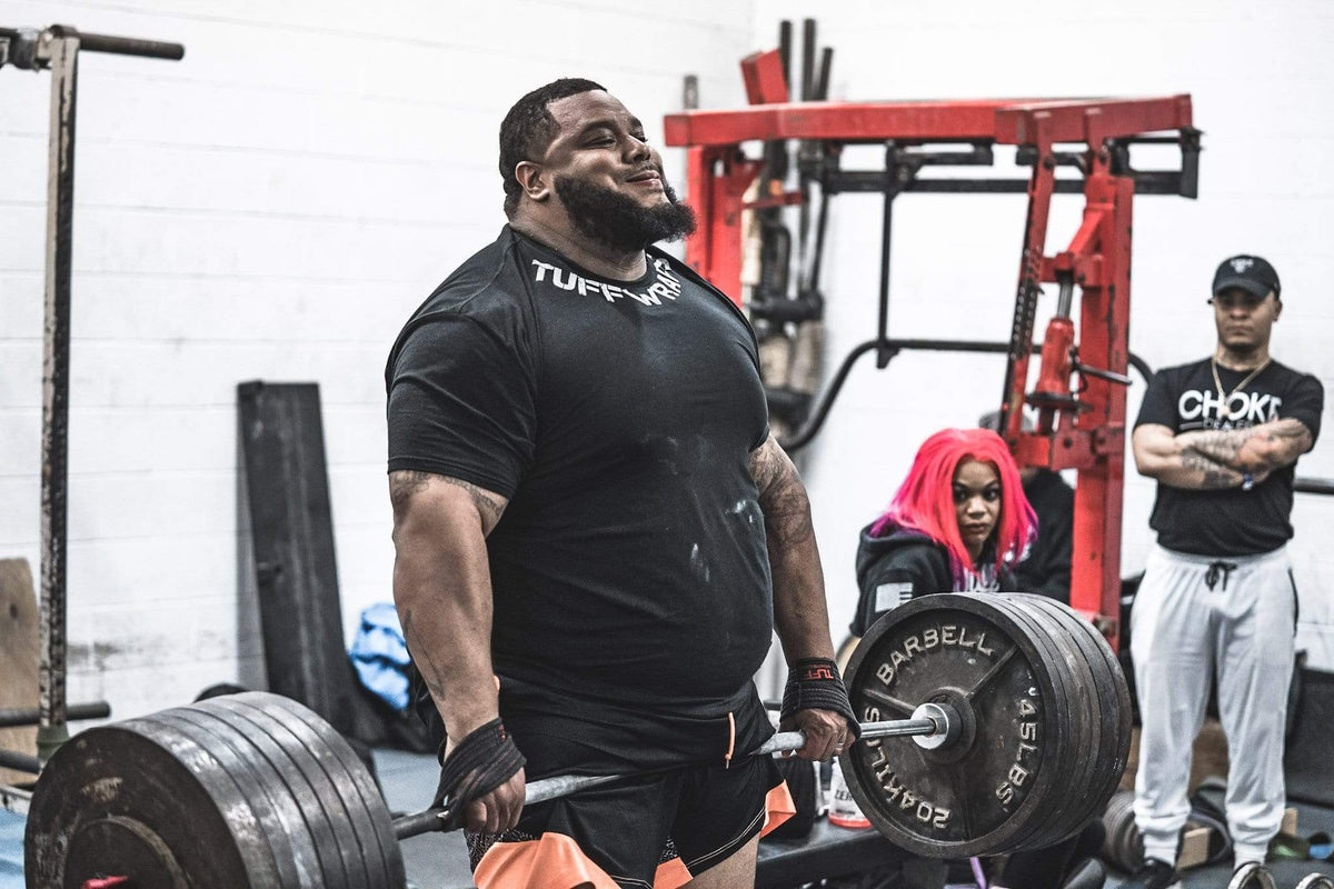 What Are Figure 8 Lifting Straps & How Do You Use Them? – TuffWraps.com